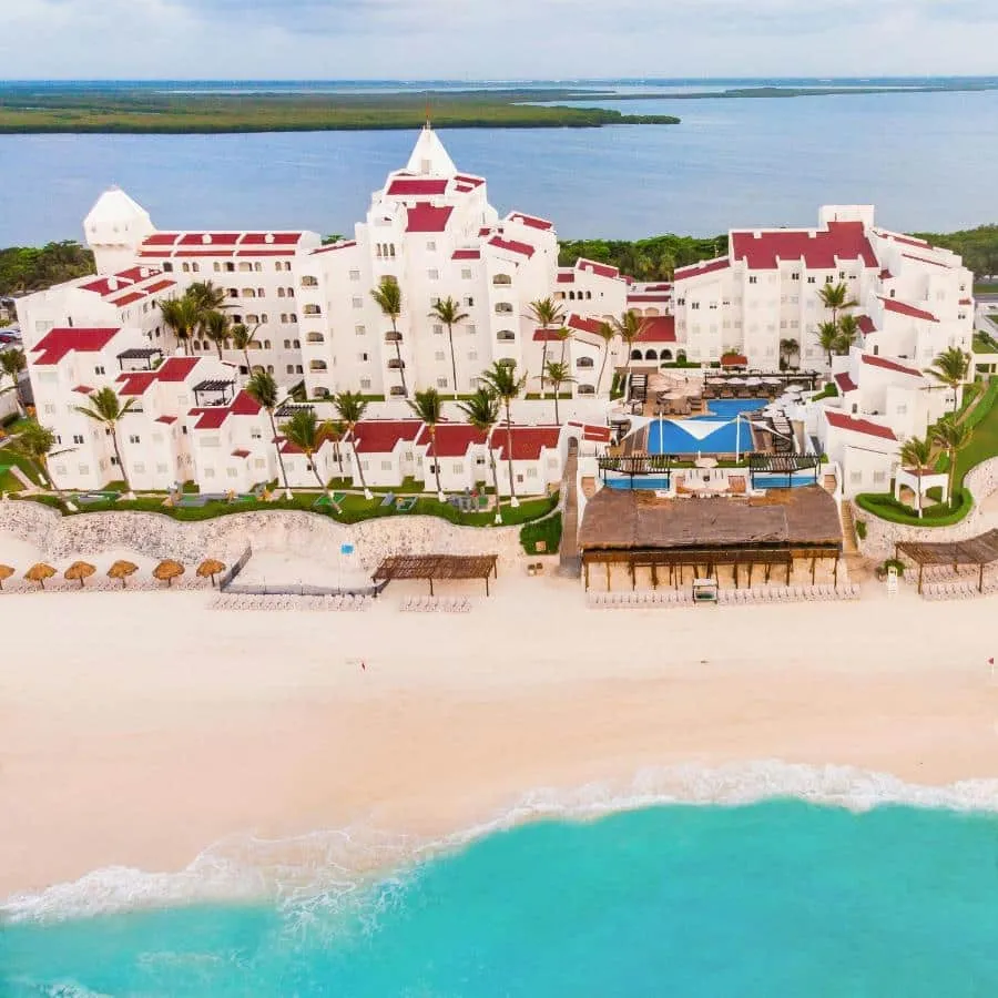 10 Best Family-Friendly Resorts in Cancun 2026: All-Inclusive Picks